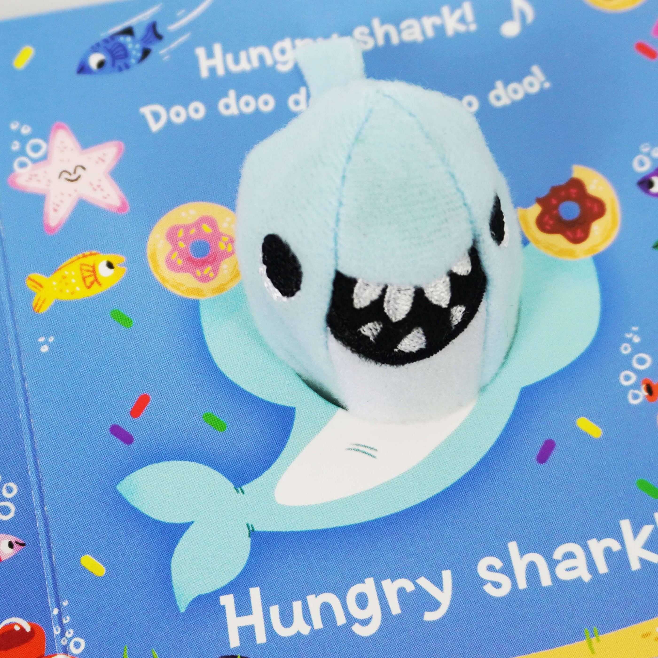 Baby Shark/Little Avocado’s Big Adventure (Pack of 2 Finger Puppet Boo ...